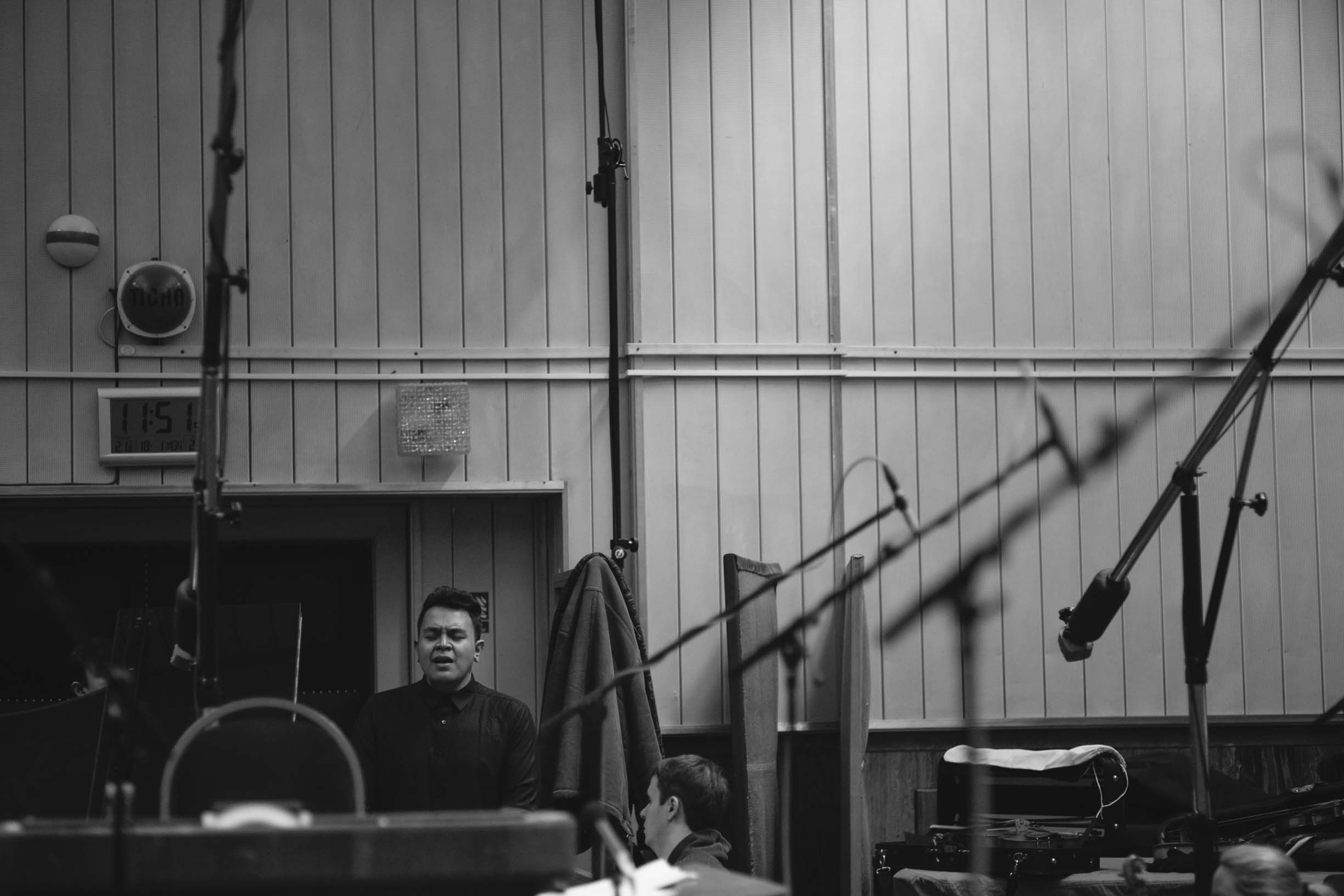 Mengintip Proses Pembuatan Album Baru Tulus Lewat Perjalanan Monokrom ...